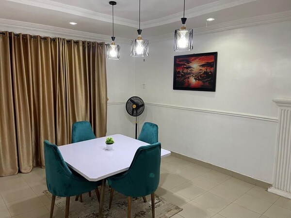 Luxurious And Spacious 4-bedroom Apartment With Wifi And Ac In Akobo Ibadan - Ibadan