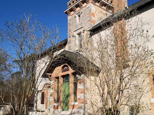 Domaine De L'île: Maison Historique Avec Piscine Et Wi-fi - Nièvre