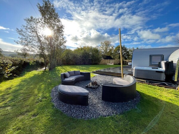 Luxury Pod With Hot Tub And Large Private Garden - Wales