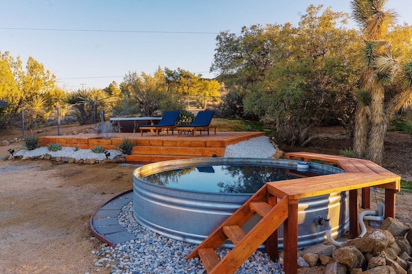 Casa De Los Altos: Desert Garden W/ Hottub & Pool - Yucca Valley, CA