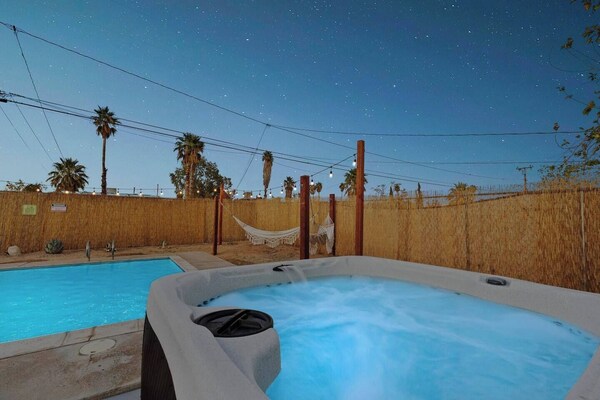 Rustic Palms Oasis: In-ground Pool, Hottub,firepit - Twentynine Palms, CA