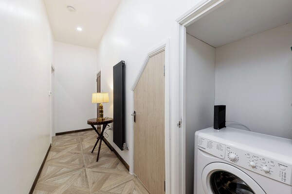 Apple Tree House London 1 - London City Airport (LCY)