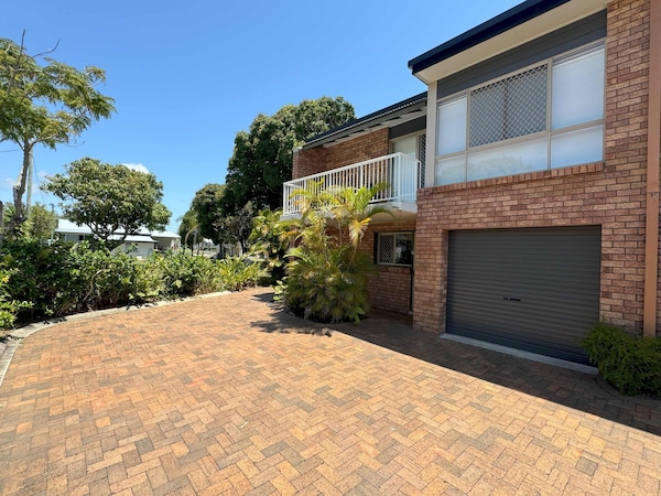 Townhouse On The Esplanade - Hervey Bay