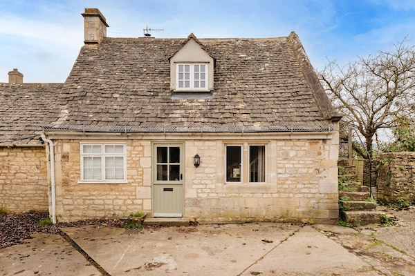 Finest Retreats - Courtside Cottage - Painswick