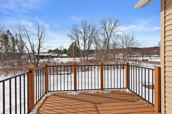 Charming 3-bedroom Newly Renovated House Located In The Village Of Amherst - Waupaca, WI