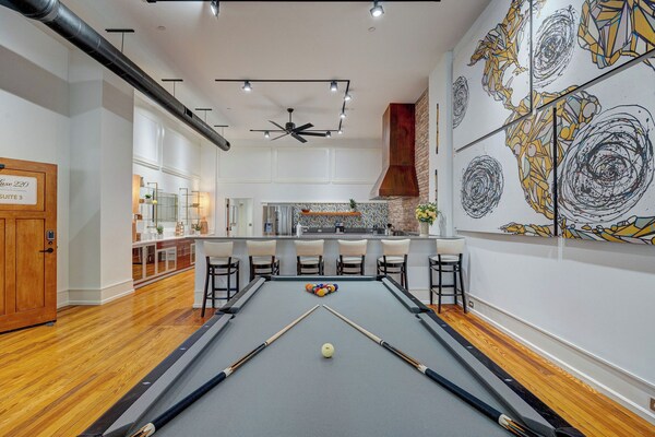 Luxe 220, Unit 6 - Adjoining Pool Table Penthouse Suites - Leland, NC