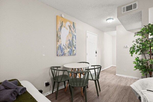 Great Green Brentwood Stay! 12 Min To Dtx! - Austin Aquarium, Austin