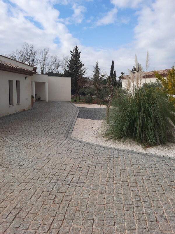 Rent A Room With Bathroom In A Villa With Independent Entrance And Swimming Pool - Les Arcs