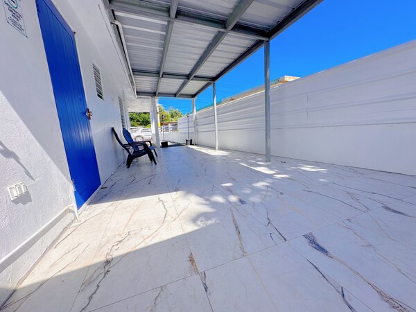 Charming 3-bedroom Beach House With Ac And Wifi Near Arecibo's Best Beaches. - Arecibo