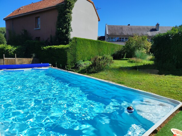 La Clouterie - Face Au Ruisseau, Piscine Privée - Sedan