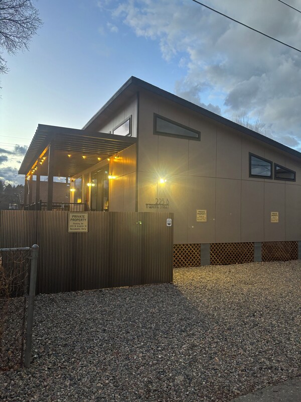 Dramatic New Home Right Downtown - Prescott, AZ
