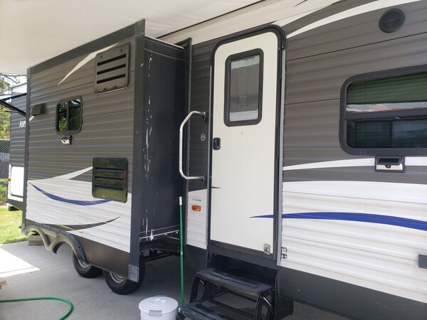 Cozy Rv In Tranquil Westlake With Wifi, Ac - 路易斯安那