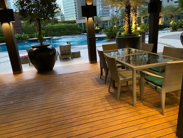 2-3br 4 Room 2cr Air Condo Luxury Life Swim Gym300 - Makati