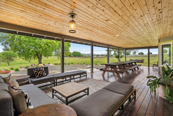 Castoro Cellars The Hive House | Winery Stay + Ev - Paso Robles, CA