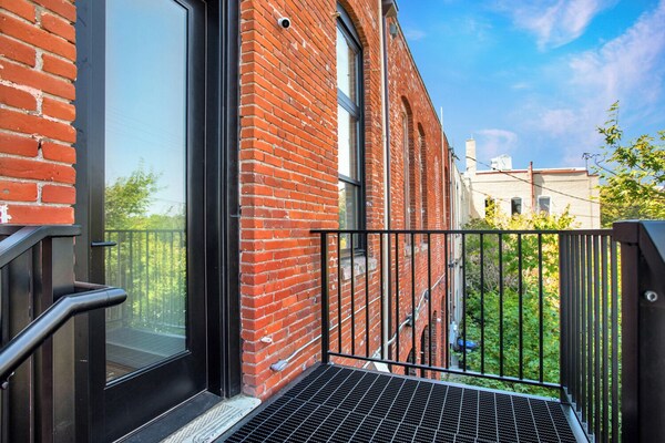 Rare Downtown Walla Walla Loft Apartment! - Walla Walla, WA