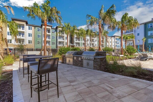 Lux King Bed Balcony Pool View Southside St Johns - 傑克遜維爾