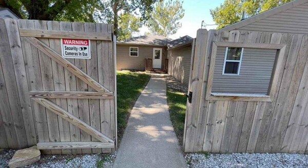 3-bedroom Waterfront House W/ Wifi, Ac And The Best View - Saint Joseph, MO
