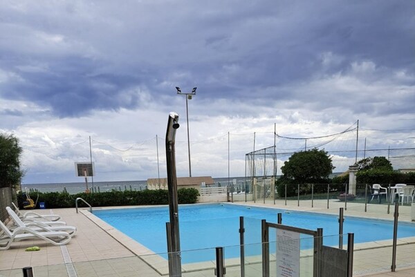 F007  Fano, Studio Apartment With Sea View 100 Meters From The Beach - Fano