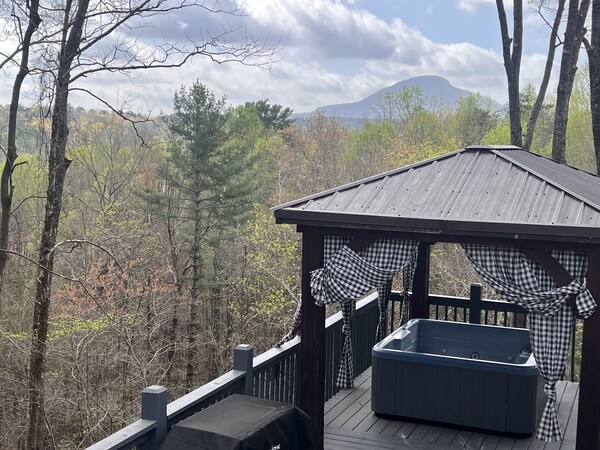 Stunning Mt Yonah Mountain Views - 3bd/2ba - Helen, GA