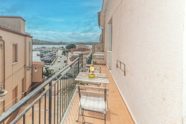 Holiday Home 'Adelaide Sul Porto' With Sea View, Wi-fi And Air Conditioning - La Maddalena