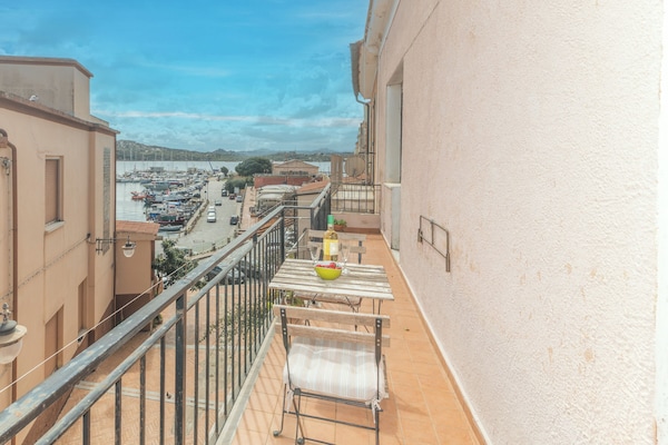 Holiday Home 'Adelaide Sul Porto' With Sea View, Wi-fi And Air Conditioning - La Maddalena