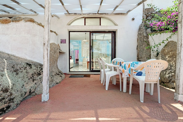 Apartment 'Bouganville' With Mountain View, Private Terrace And Wi-fi - Arzachena