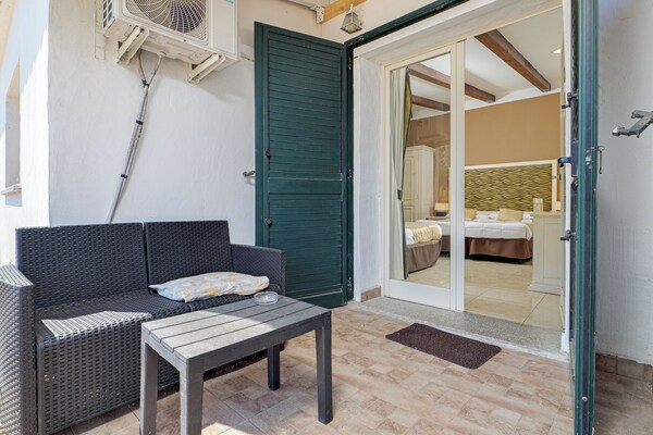 Chambre 'Mirtus' Avec Vue Sur Les Montagnes, Wi-fi Et Climatisation - Palau