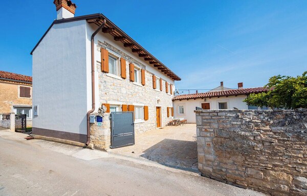 Haus 2374/142828 (Istrien - Galižana), 5000m Vom Strand - Pula