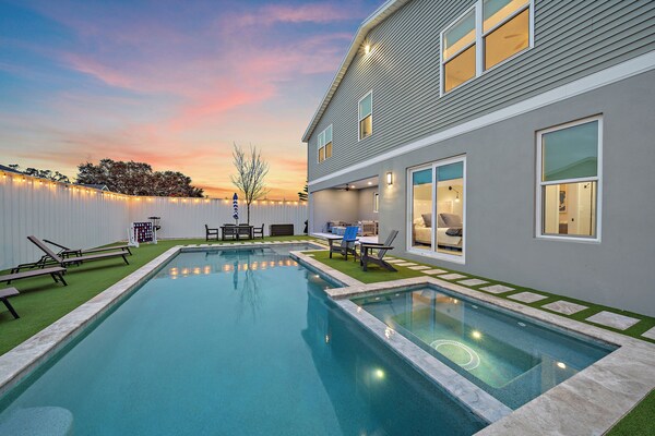 Coastal Lodge | Private Pool + Hot Tub - Sarasota, FL