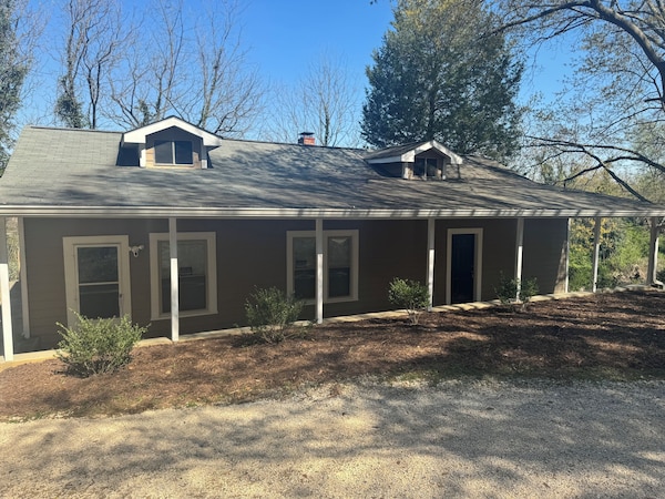 Cartersville/lakepoint..family Fun Good Food And Very Convenient!! - Acworth, GA