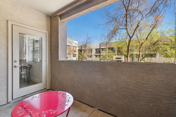 Cozysuites Glendale  - Westgate With Pool! 12 - Splash Pad, Glendale