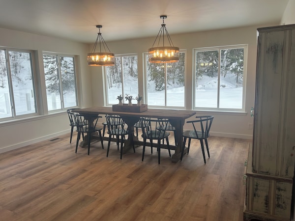 Private, Luxury, 4-bedroom Home Minutes From Downtown Bigfork - Bigfork, MT