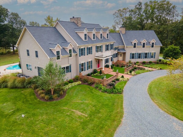 Minutes From Downtown Easton And St. Michaels | Pool | Kayaks | Private Dock - Easton, MD