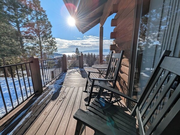 Cedar & Sky Retreat- Rustic Lakeview Cabin - Bigfork, MT