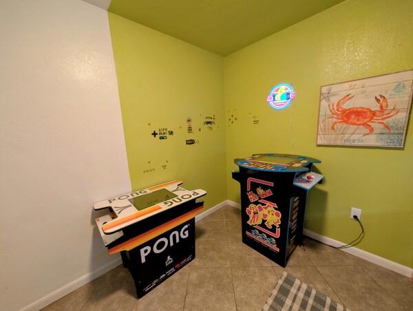 2 Minutes From Beach/downtown + Arcade - 코코아비치
