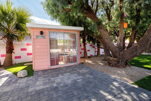 The Disco Day Desert House - Cabazon, CA
