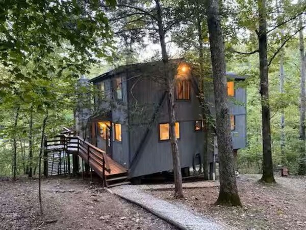 Charming 4-bedroom Chalet With Lake Access In Enchanting Innsbrook. - Warren County, MO