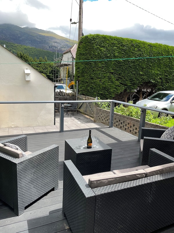 4-6 Guests In Centre Location With Stunning Views - Bethesda