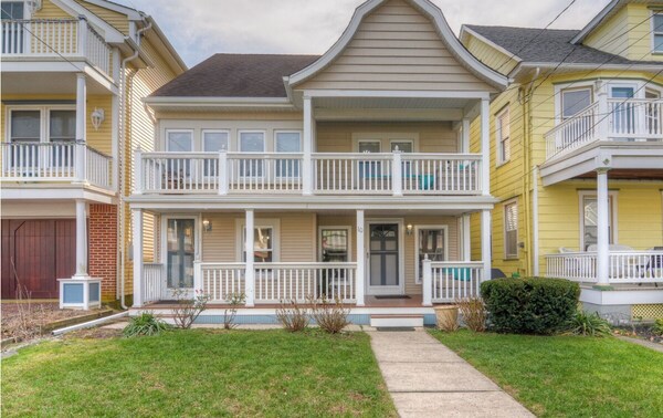 2-bed Luxury Ground Floor Unit In Charming Ocean Grove - Steps From Beach! - Belmar, NJ