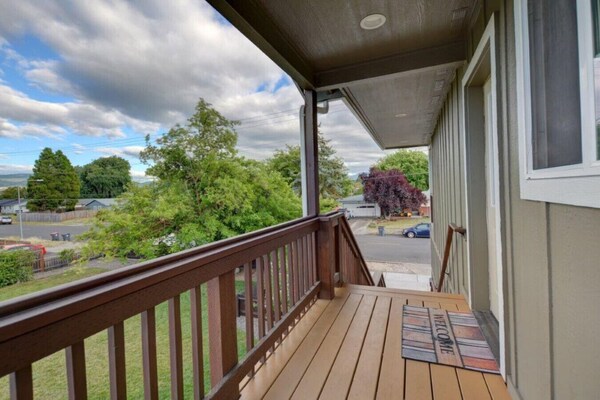 Beautiful Loft Apartment W/views In Medford, Or! - Eagle Point, OR
