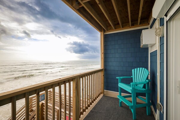 Oceanfront Bliss: Sand And Views At Watchin' Waves - North Topsail Beach, NC