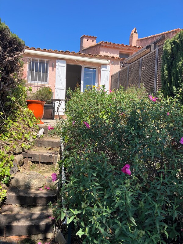 Mas Très Cosy Avec Superbe Vue Mer Et Les îLes - A Côté De La Mer - Saint-Tropez