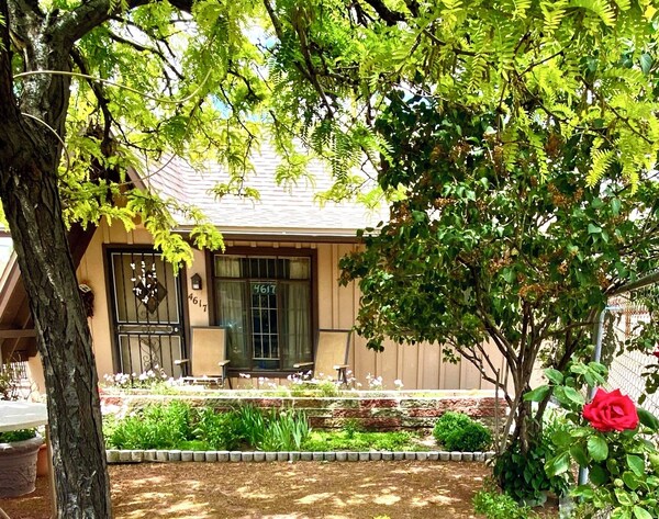 Cozy Adobe Casita 2 Miles From Dtwn Albuquerque - Albuquerque, NM