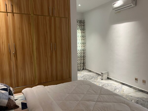 Cozy 2-bedroom Apartment In Welcoming Abidjan With Wifi, Ac - Abidjan