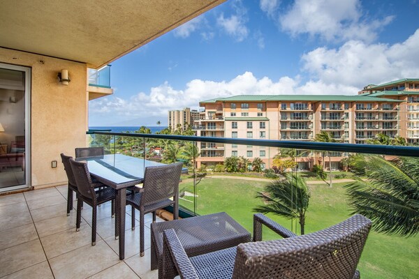 1 Bedroom Partial Ocean View At Honua Kai Resort & Spa, Outdoor Pool - Maui, HI