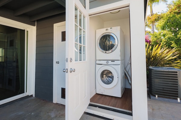 Relax In Style: Your Private Home Away From Home - Costa Mesa, CA