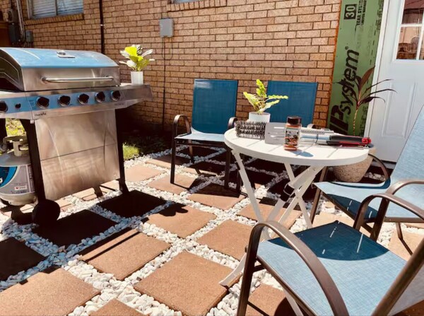 Charming 2-bedroom House With Indoor Hot Tub And Spa! Free Ev Charger! - Amarillo, TX