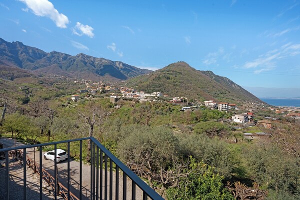 Room 'Camera Sorrento Con Vista Mare' With Shared Terrace, Shared Garden And Wi-fi - Амальфи