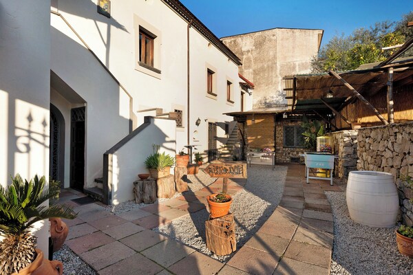 Room 'Camera Stabia Con Vista Mare' With Shared Terrace, Shared Garden And Wi-fi - Praiano