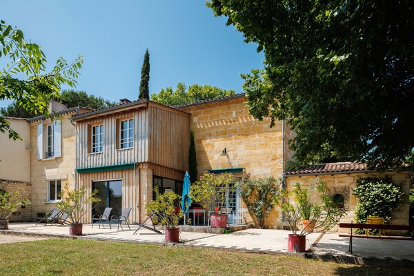 Le Clos De La Capelle  Charme & Confort à Libourne, Jardin Privé Et Espaces Spacieux Pour 8 Pers - Libourne